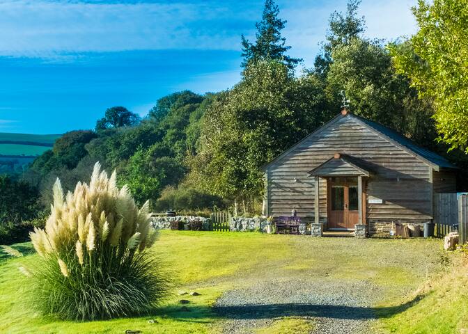 TREWARDEN - THE TREEHOUSE - Cabins for Rent in Crackington Haven