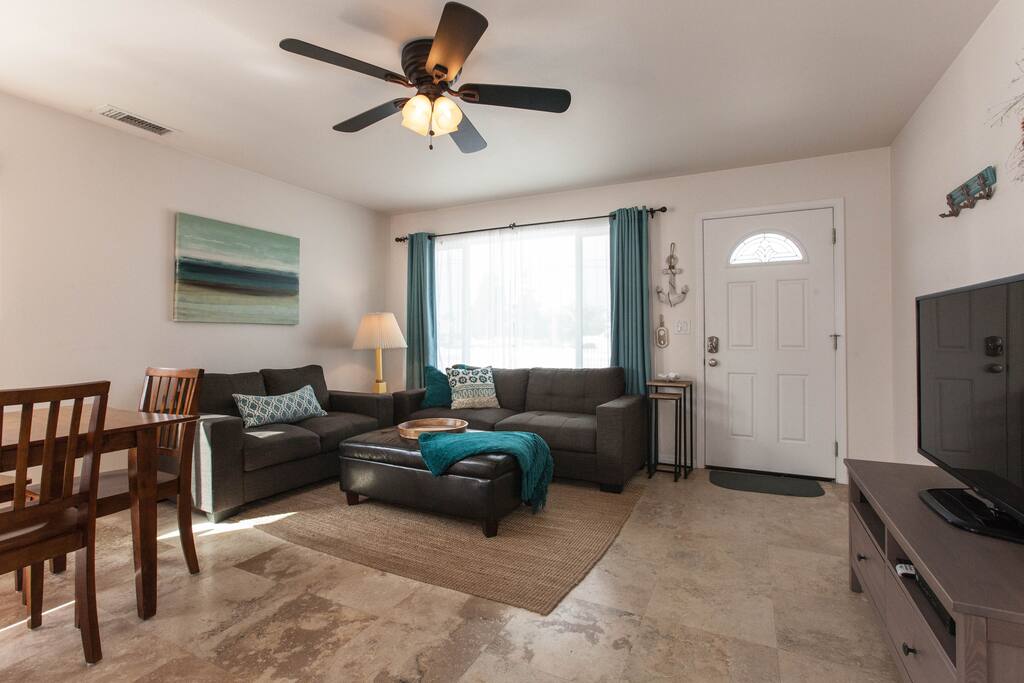 Family Reunion, blocks from beach - Houses for Rent in Carlsbad